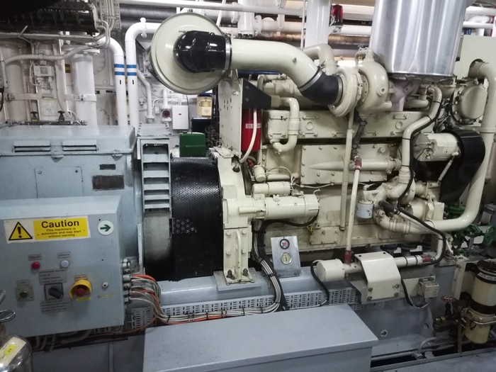 Ночная вахта в машинном отделении AHTS DP1 | Пикабу