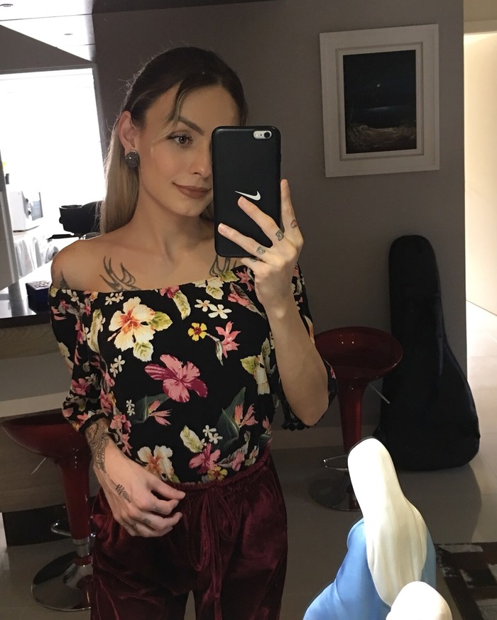 Victoria Carioni (@victoriacarioni) | Пикабу