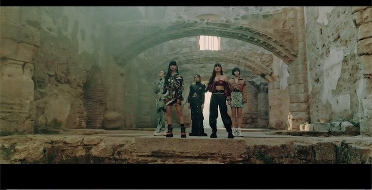 [MV] FAKY - Half-moon | Пикабу